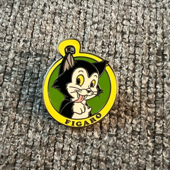 Disney | Jewelry | Disney Trading Pin Figaro Cat And Collar | Poshmark